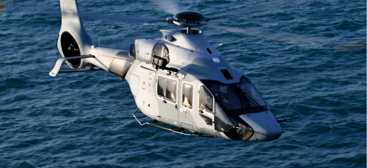 Le premier hélicoptère H160 destiné à la Marine nationale arrive chez Babcock | Mer et Marine